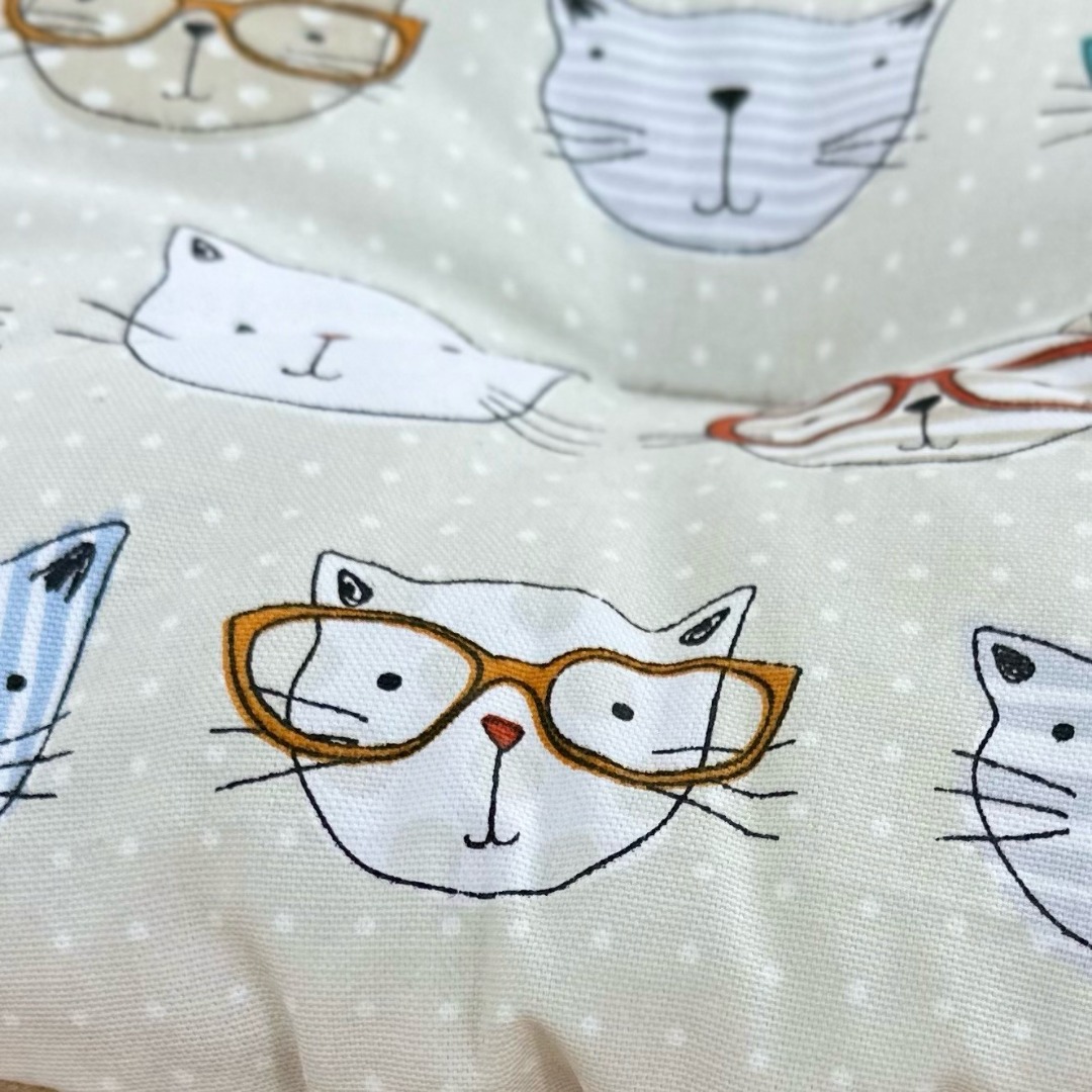 Deep Filled Oval Basket Liner for Cats and Small Pets Soft and Cosy