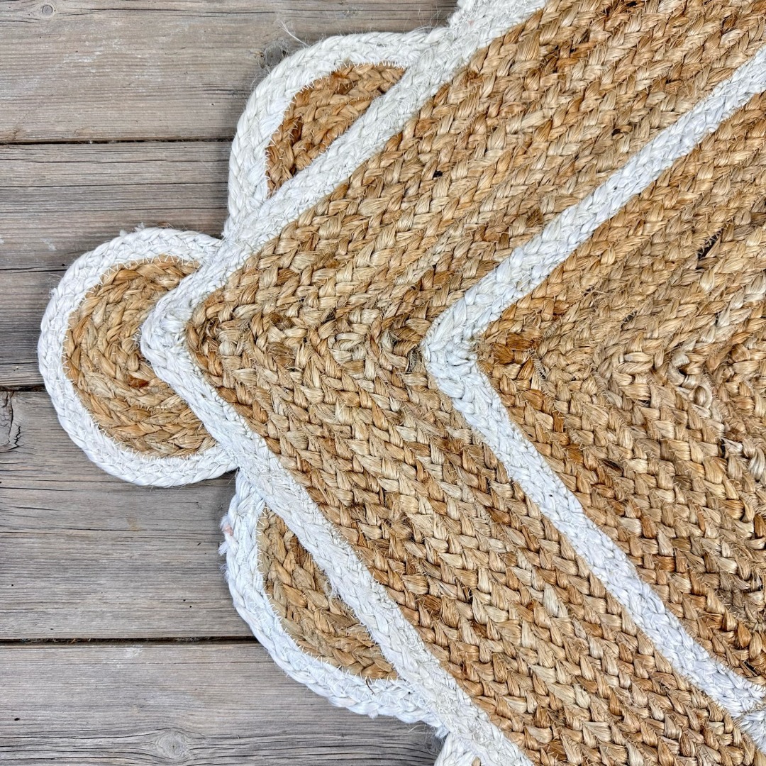 Small rectangle Jute rugs with scallop edge and coloured frame Size ...
