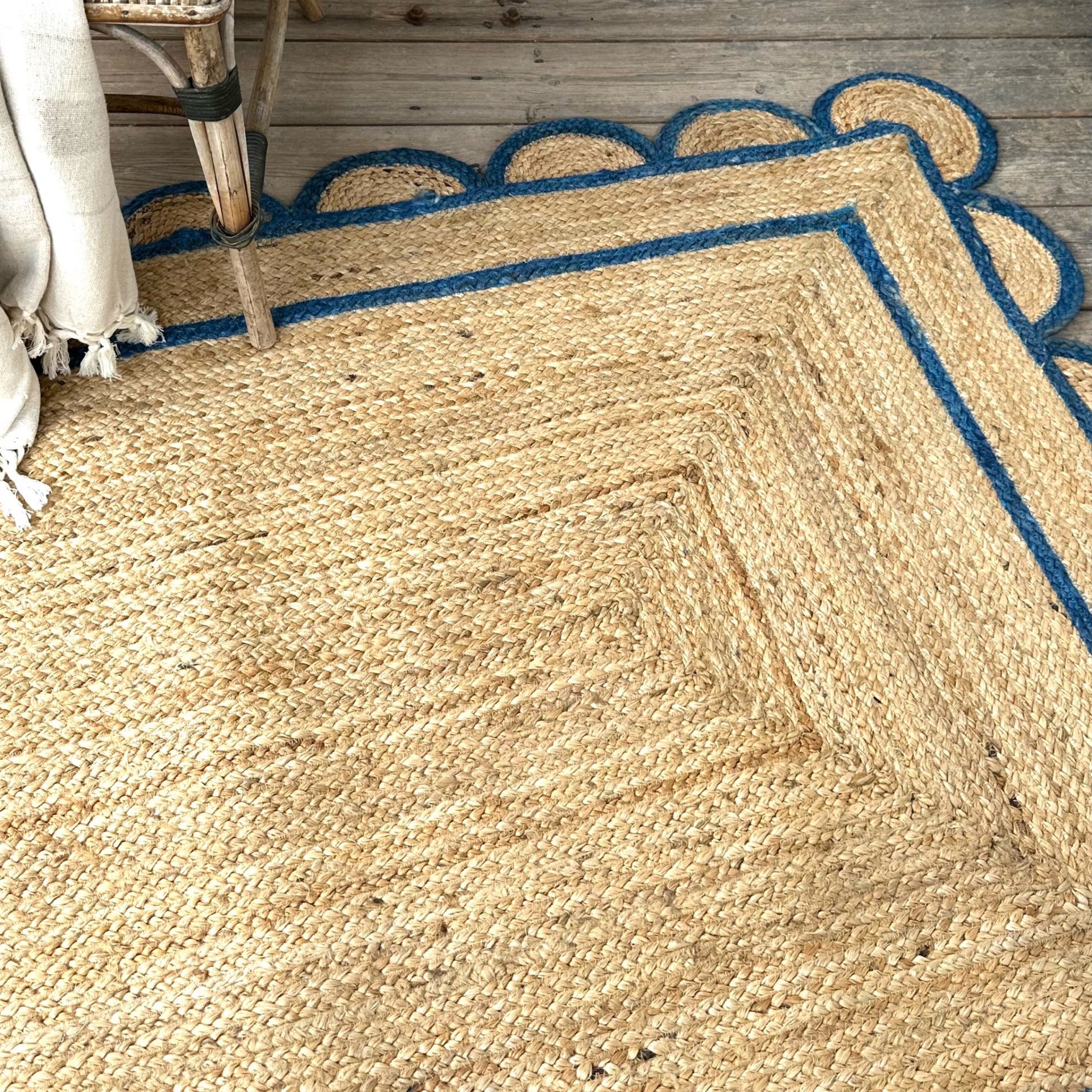 Rectangle Jute rugs with scallop edge and coloured frame 120cm x 180cm