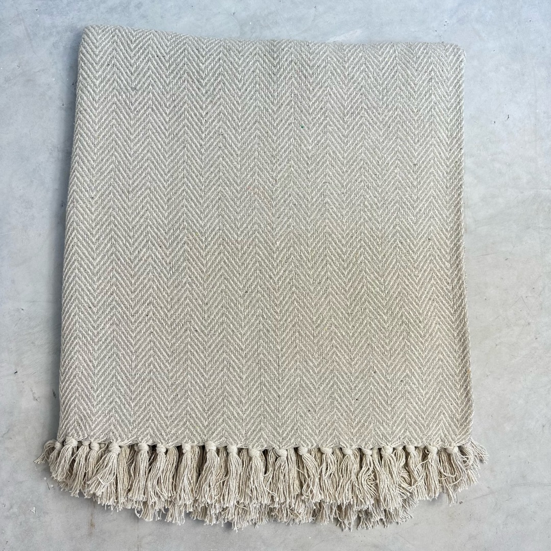 Extra-large 100% soft cotton throws in a timeless chevron pattern with ...