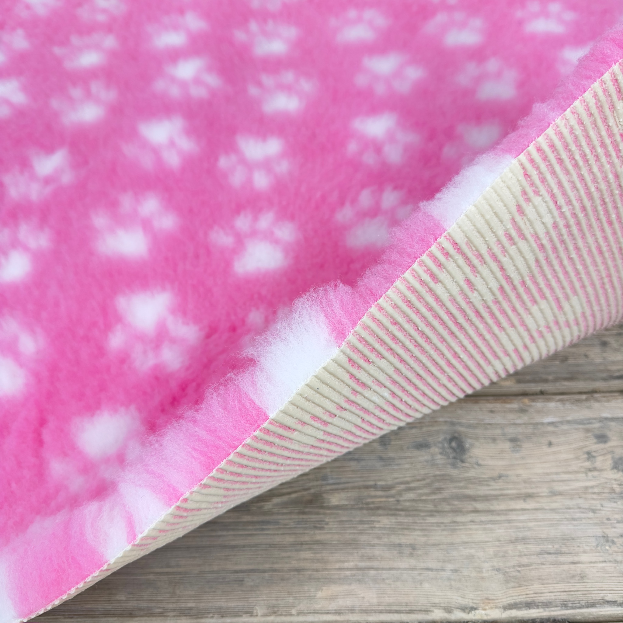 Pink Paw Non Slip Vet Bedding. Vet bed cut in squares and rolls Vetbed ...